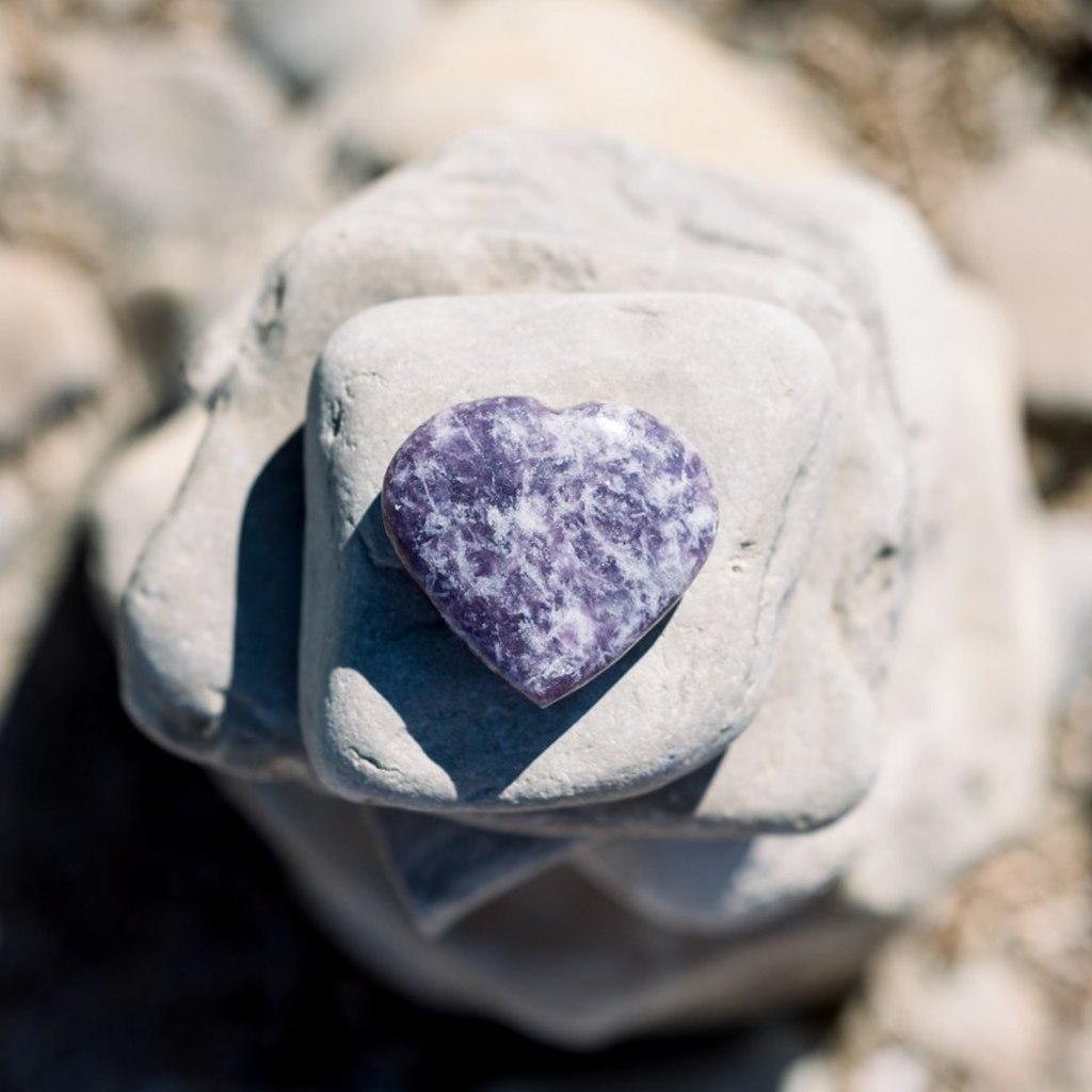 Lepidolite Crystals – Divine Crystal Heart