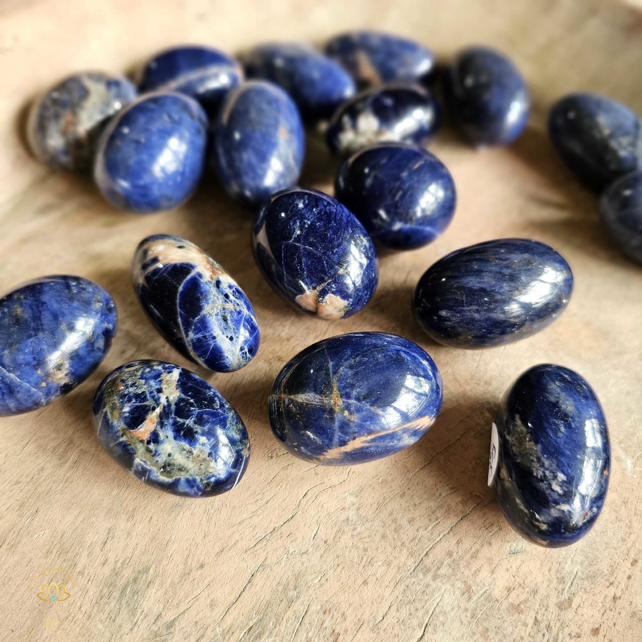 Sodalite Crystals – Divine Crystal Heart