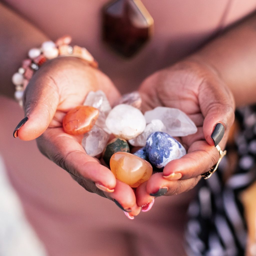 Tumbled Stone Crystals – Divine Crystal Heart