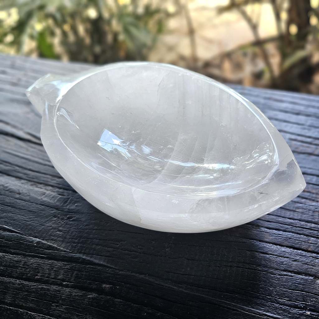 Quartz Leaf | Bowl 2kgs – Divine Crystal Heart