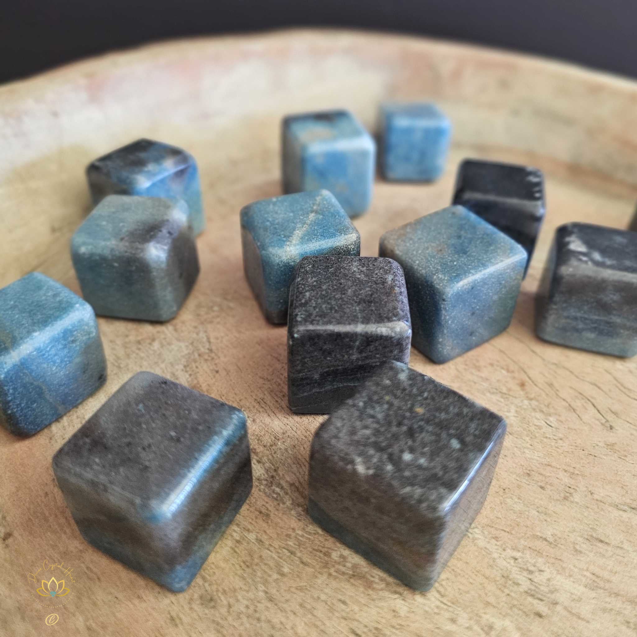 Trolleite | Cubes – Divine Crystal Heart